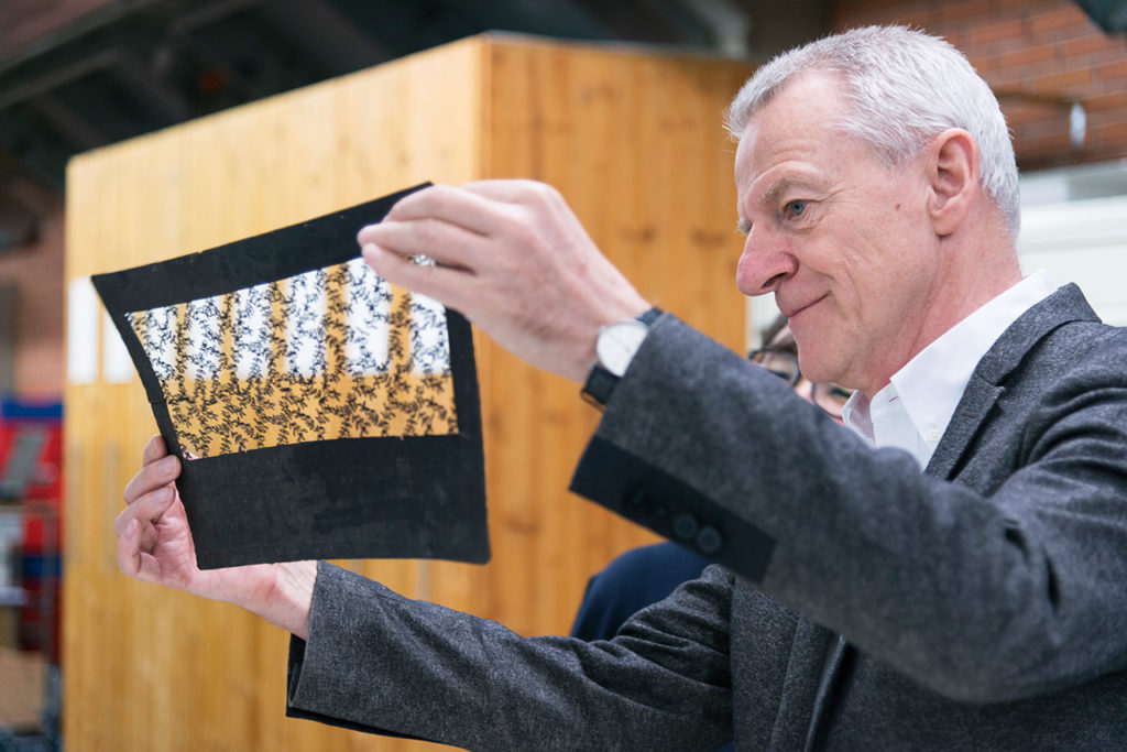 Von Blatt zu Blatt: Die aufwendige Erschließung der Katagami-Sammlung ...